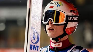 Mäkihyppääjä Pawel Wasekin varusteet katosivat vessakäynnin aikana ...