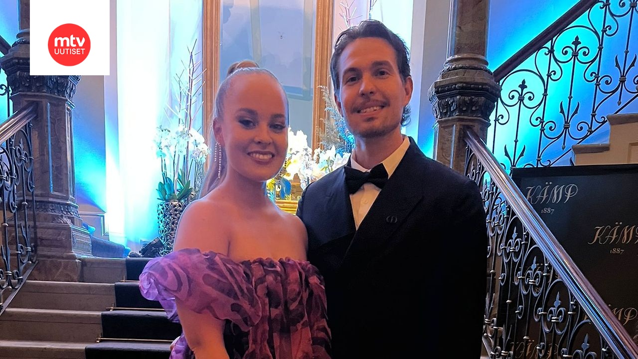 Somevaikuttajalla jalassa Linnan jatkoilla James Bondin kengät: "Nämä sopivat kuin hansikas ...