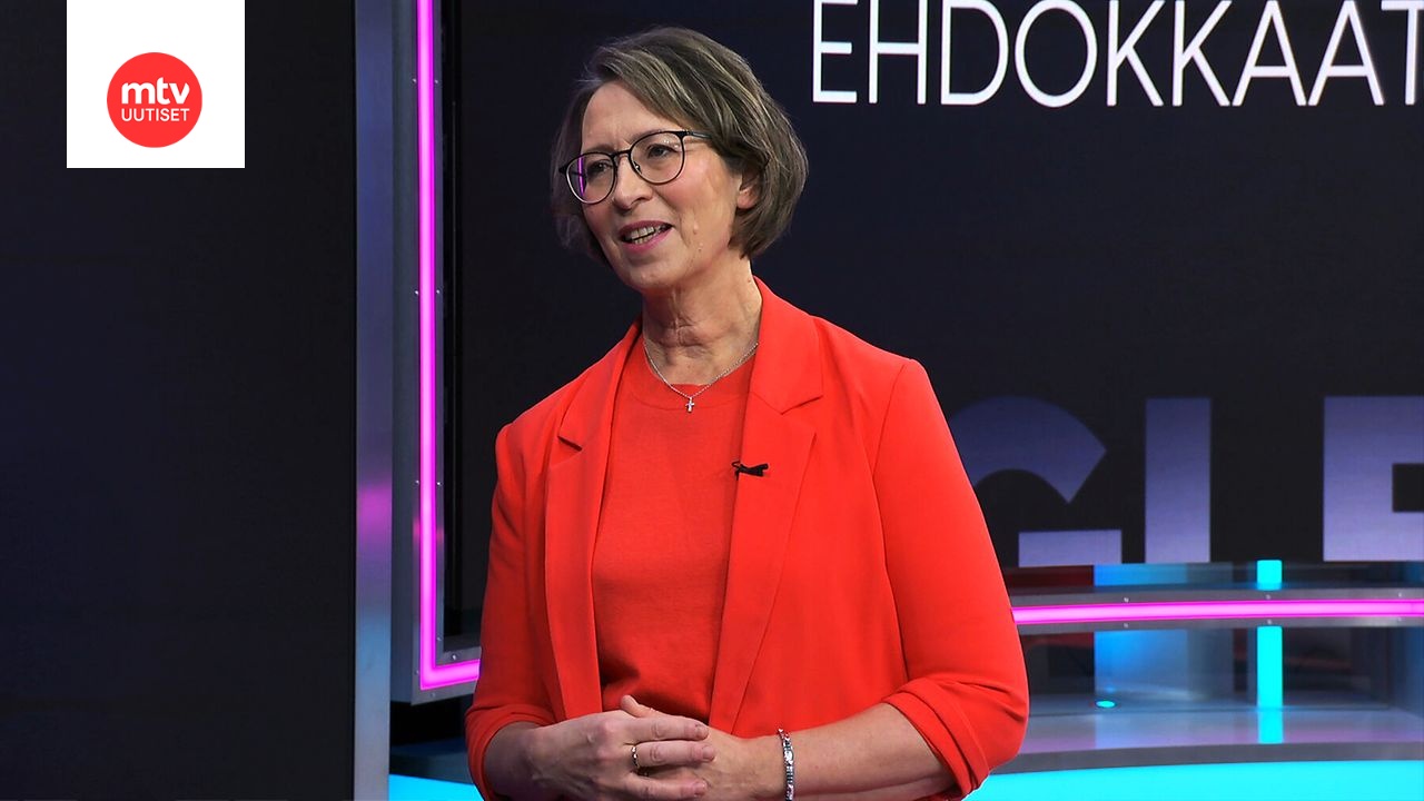 Sari Essayahin 80-vuotias äiti huolehtii tyttärensä ruokailuista ja ...