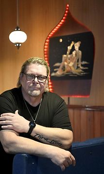 Ex-pornotähti Henry Saari täyttää 60 vuotta: "Mitä enemmän voisi kokea ...