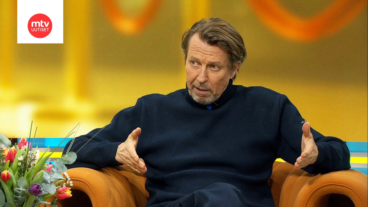 Martti Suosalo ajoi rekkakortin ja lähti viemään kaminoita Ukrainaan ...