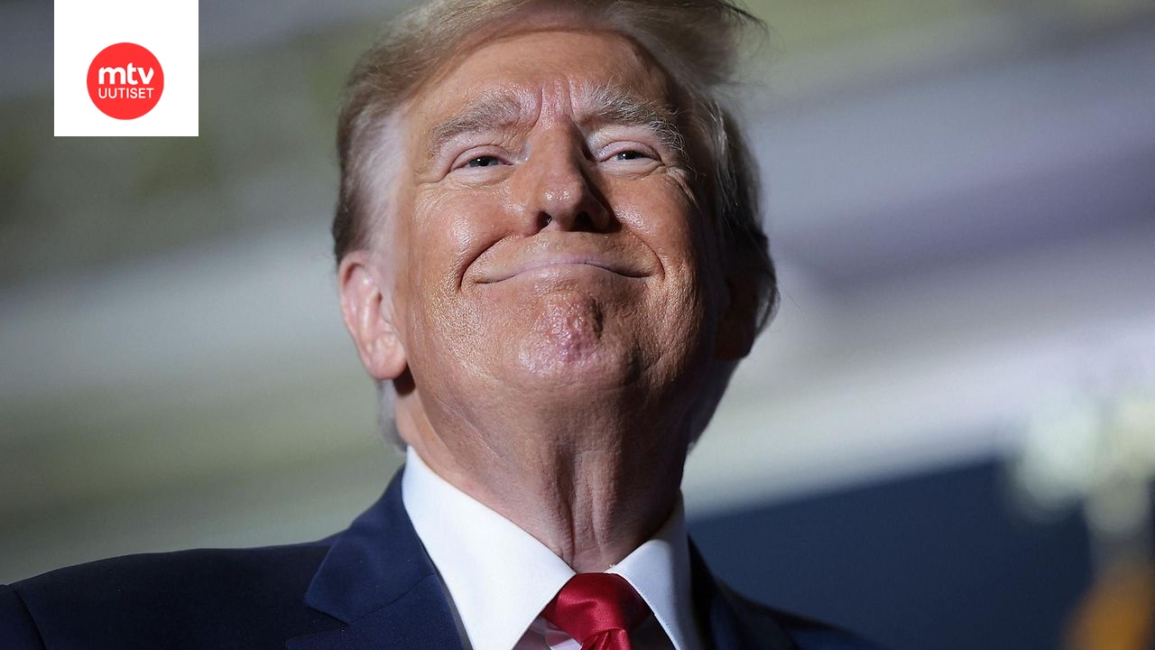 Trumpista leviää väärennettyjä kuvia mustien kannattajien kanssa ...