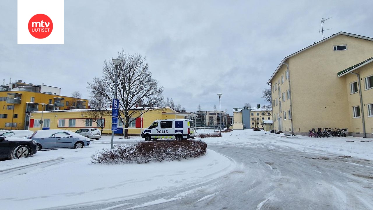 Vantaan kouluampuja tallentui valvontakamerakuviin koulun pihalla - MTVuutiset.fi