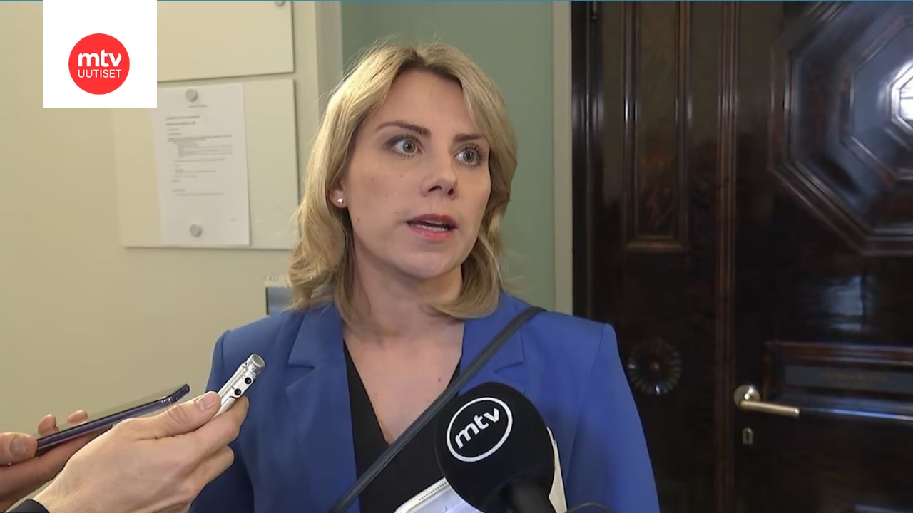 Saara-Sofia Sirén kommentoi lakkolakia koskevaa valiokuntakokousta ...