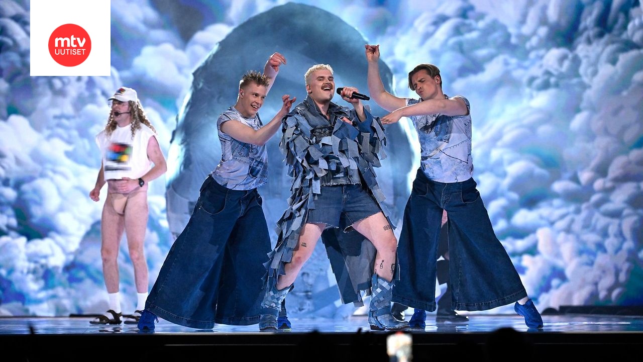 Windows95manin paljas peppu aiheutti närää – puolustajat riensivät ...