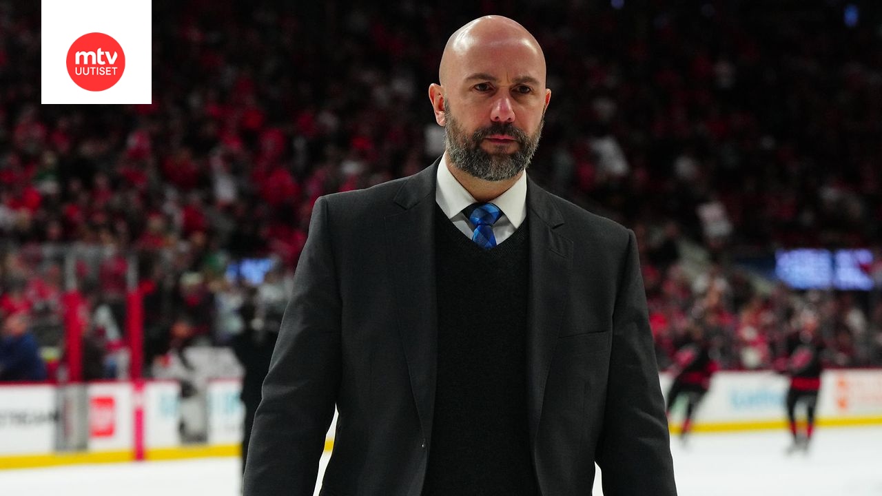 NHL: Columbus Blue Jackets antoi kenkää päävalmentaja Pascal ...