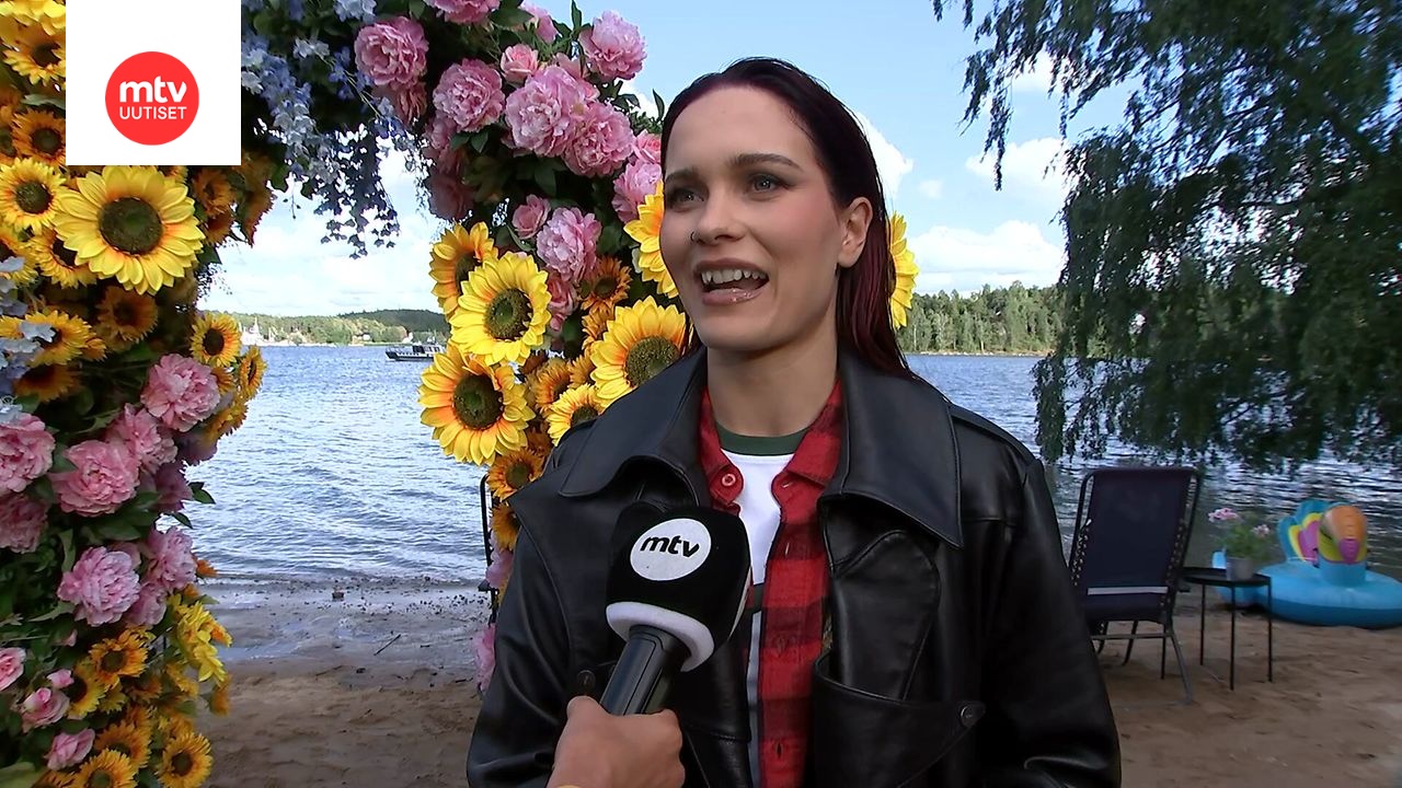 Laulaja Sanni pääsi tapaamaan Spice Girls-tähden – poseeraavat suloisessa yhteiskuvassa: ”Iso ...