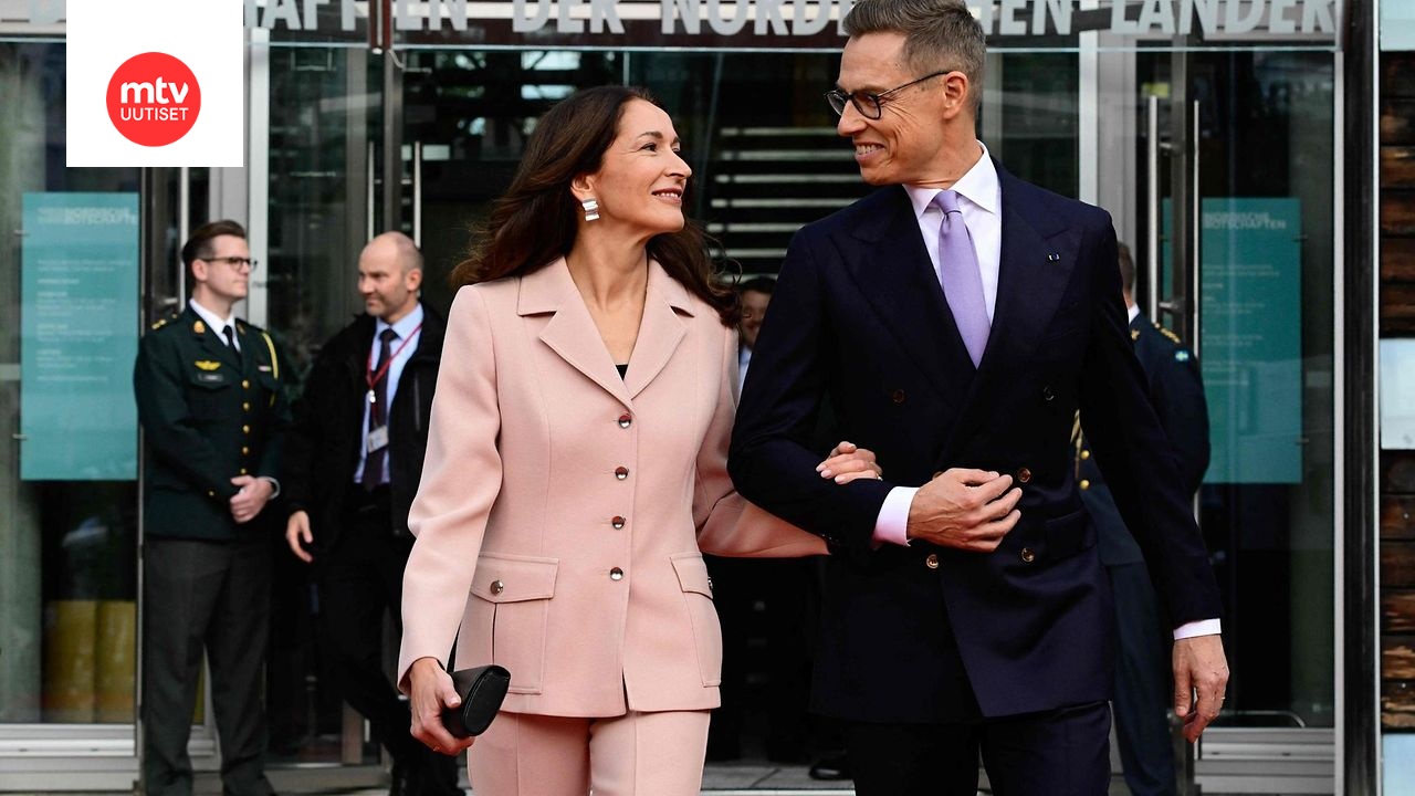 Suzanne Innes-Stubb poseeraa Elle-lehden kannessa - MTVuutiset.fi